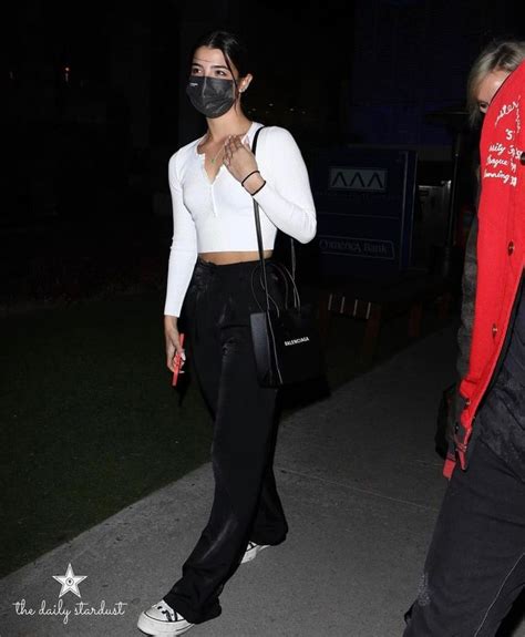 Pin On Enregistrements Rapides Charli Damelio Outfits Fashion