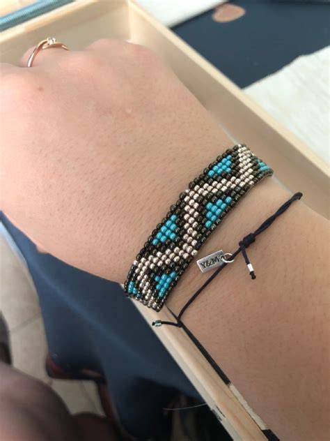 Браслет из бисера Бисер Браслет из бисера Браслеты