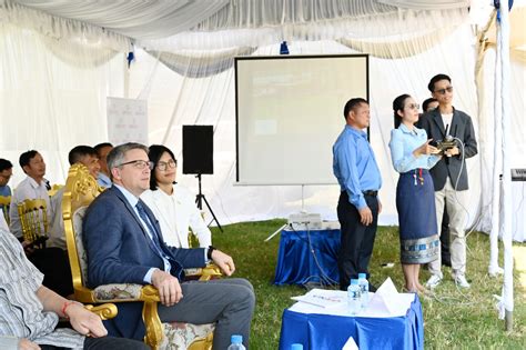 ພິທີມອບຮັບໂດຣນ ສູນຂ່າວພະລັງງານ ແລະ ບໍ່ແຮ່