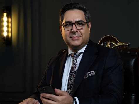 درباره ما حسین عظیمی