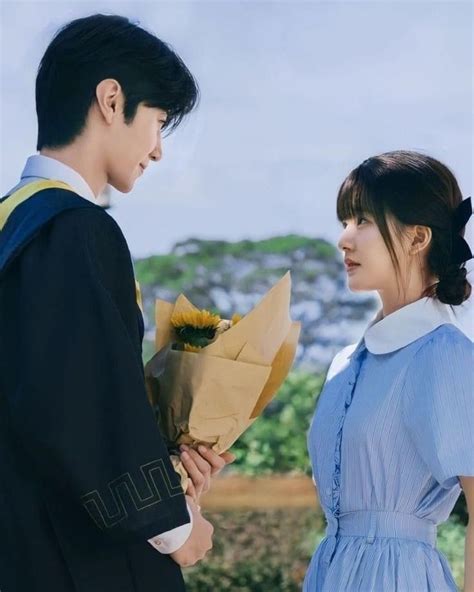 Pin By Kunlanat Wongsathianchai On Hidden Love Hidden Love Love Couple Photo Cute Love Couple