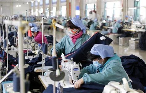 服裝廠發工資了，打工妹曬出12月的工資條，直言過年都過不好 每日頭條