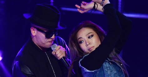 [포토] 못된 개코 여자 백댄서 엉덩이 찰싹