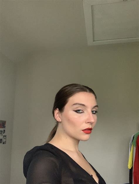 Smokey Eye With A Red Lip Red Lip Makeup Smokey Eye Red Lips Eyes