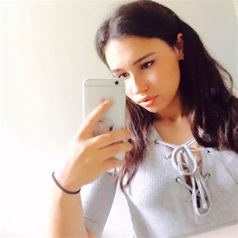 芝麻女孩图片恐怖 随意贴