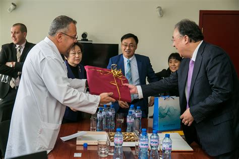 Лекари от „Майчин дом“ на специализации в Китай Скенер Сканираме без направление