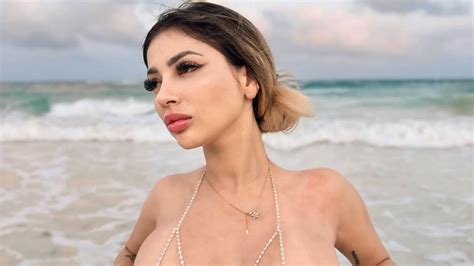 Порноактриса се оплака от бившия си Пълен дивак Имах задължение да правя секс с него дори