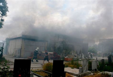 Пожар в склад на Централни гробища Граждани на квартала