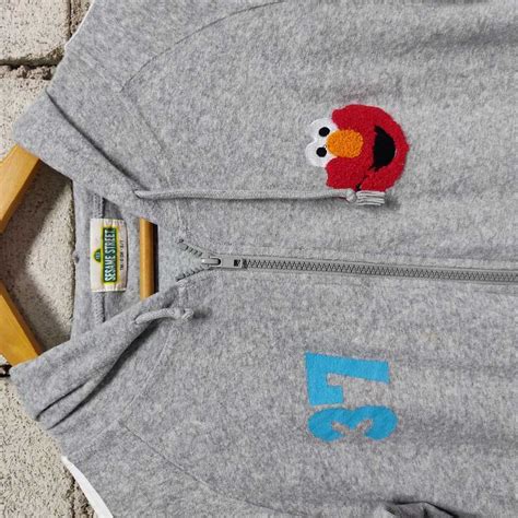 Cartoon Network Sesame Street Elmo Monster Sweater Gem