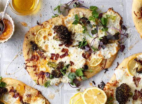 9 Best Flatbread Recipes To Impress Everyone At Your Next Party