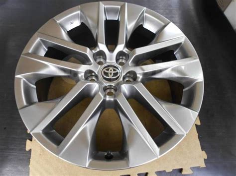 Диски оригинал Toyota RAV4 R19 4шт Сняты с новой машины, 19", 1 шт ...
