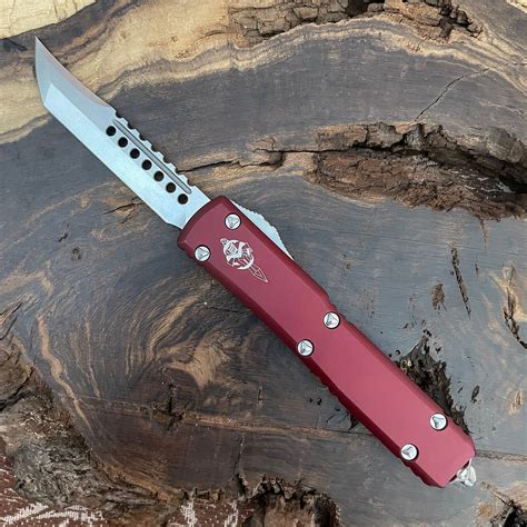 Microtech Ultratech Hellhound Merlot Stonewash Standard Signature