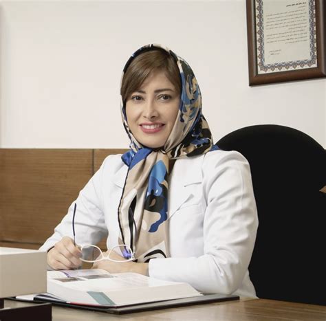 دکتر عاطفه فتاحیان متخصص زنان، زایمان و نازایی