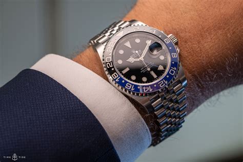Oyster Vs Jubilee Which Does The Rolex Gmt Master Ii Look Better On