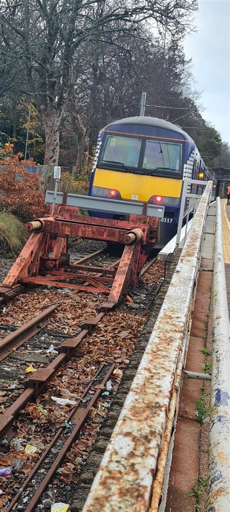Class 320 At Baloch Ruktrains