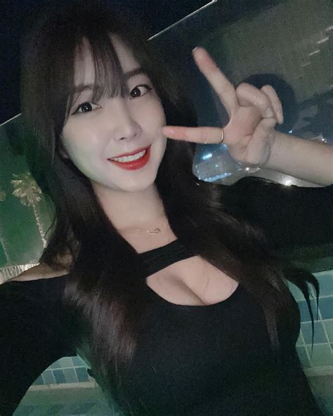 치어리더 안지현 일상복 같은 수영복 가슴골 후방주의 짤티비 Jjtv Kr