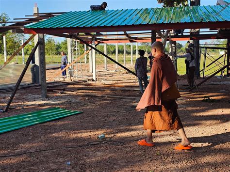 01 12 2 หลวงพ่อมานพ พุทธครุโต สถานธรรมพุทธครุการามตาดเค็ง