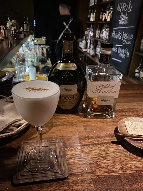 유채ⓥ On Twitter 칵테일 좋아하세요 저는 너무 좋아하는데요 브랜디 알랙산더를 진짜 좋아했는데 비건하고 주류 하나하나 찾아보기도 힘들었고 유제품 닭알