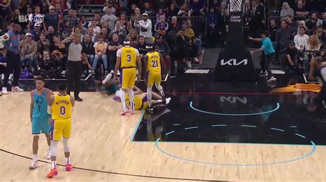 Patrick Beverley Pushes Deandre Ayton Pat Bev Pushed Ayton 😳😳 By