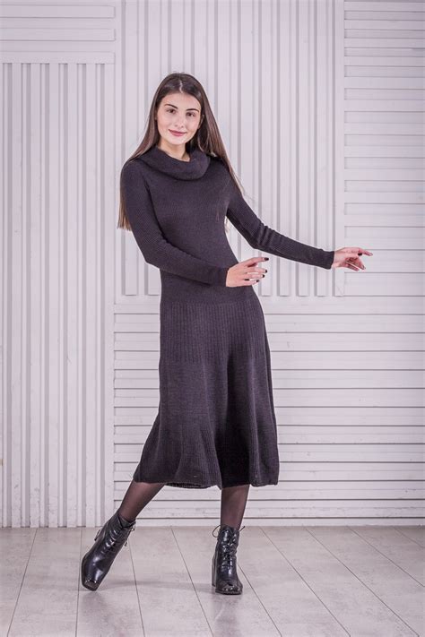 Вязанное черное платье с юбкой клеш. Купить в Киеве • Интернет-магазин ...