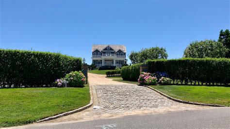 Beachhouse Living