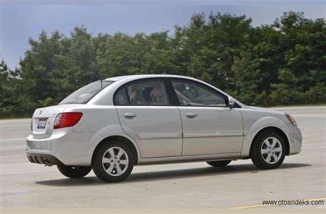 Kia Rio Sedan Benzin Manuel 15