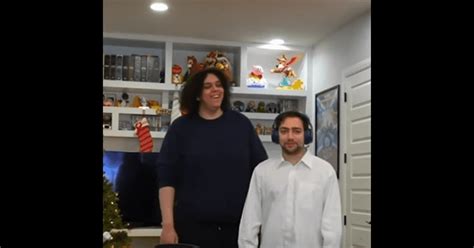 How Tall Is Mizkif Trolls Often Compare Twitch Streamers Height To Zoil Look At The