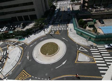 아찔한 교차로 ③회전교차로가 사고 줄인다 아시아경제