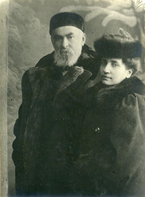 პოეზიარი მხატვართა ნიკო ნიკოლაძე და მისი მეუღლე ოლღა გურამიშვილი სამტრედია ცნობილი