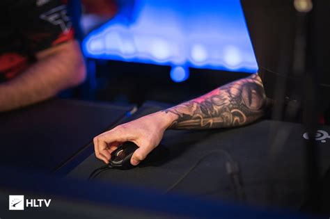 프로들의 신기한 마우스 그립법 발로란트 에펨코리아