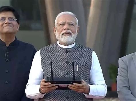 प्रधानमंत्री नरेंद्र मोदी ने नई दिल्ली के प्रगति मैदान में भारत मंडपम