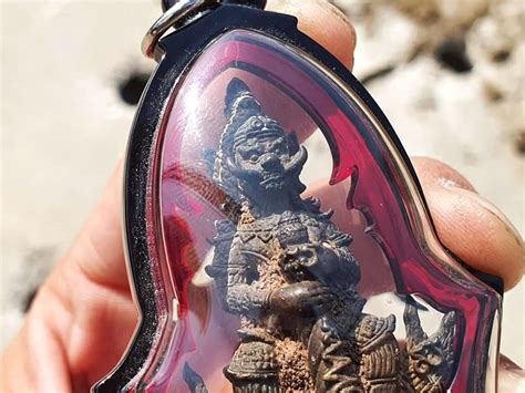 ท้าวเวสสุวรรณ หลวงปู่กาหลง รุ่นแรก รุ่น ไตรมาส ๔๙ นารายณ์แปลงรูป เนื้อกำไลสัมฤทธิ์ ขอมพันปี เท