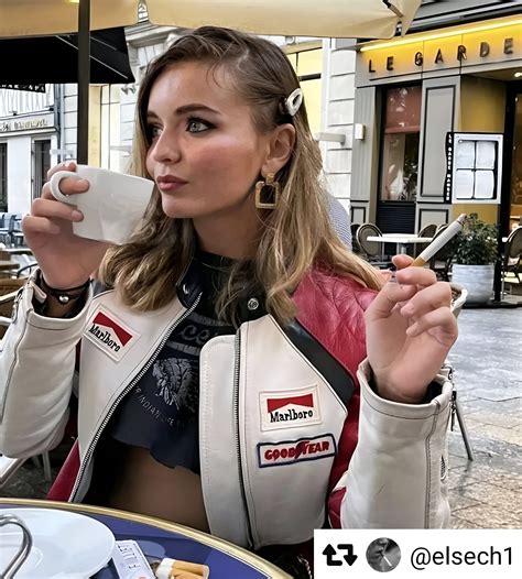 Sexy 😍 R Smokingwomen