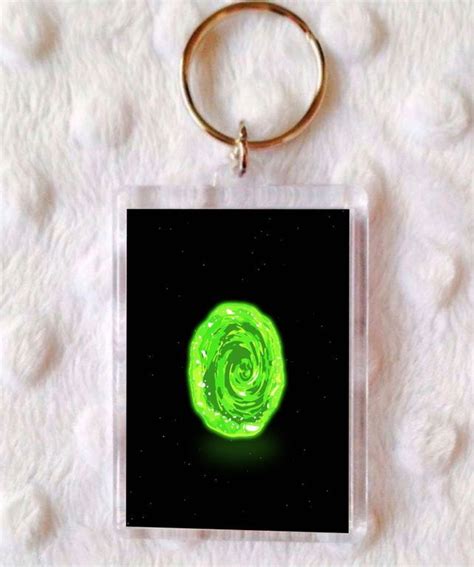 Брелок Рик и Морти Rick And Morty №6 купить с доставкой по выгодным ценам в интернет магазине