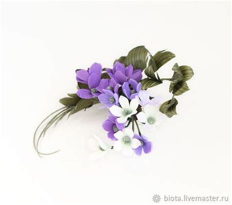 Брошь с белыми сиреневыми цветами Сиреневые цветы Цветы Украшения
