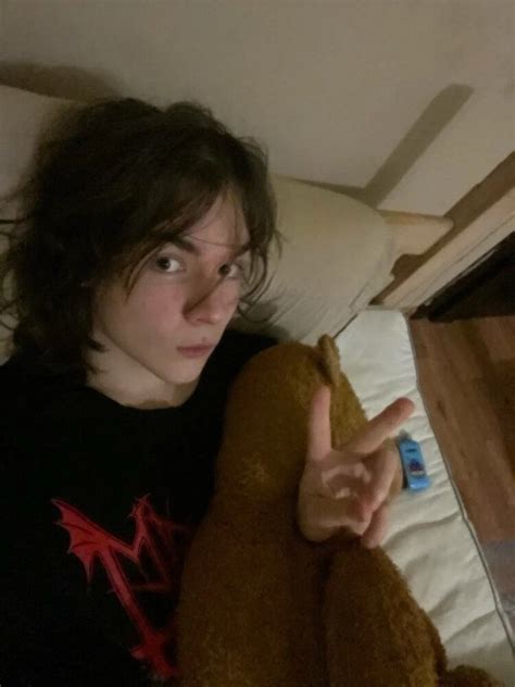 тёмный принц — слушать онлайн бесплатно на Яндекс Музыке в хорошем качестве