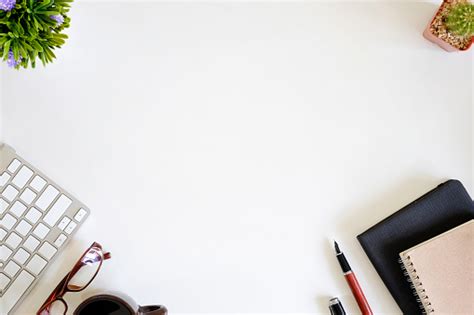 작업 공간 컴퓨터 펜 메모장 종이 사무 용품 공장 장식 및 평면도 책상에 커피 한잔 0명에 대한 스톡 사진 및 기타 이미지 Istock