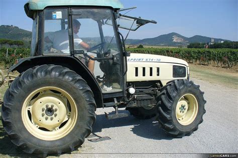 High Resolution Lamborghini Tractors Photos