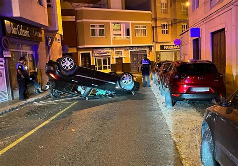 Aparatoso Vuelco De Un Vehículo Tras Sufrir Un Accidente En Lomo