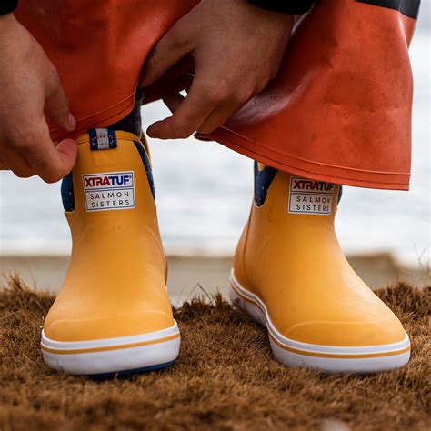 Xtratuf Salmon Sisters Legacy Rubber Boots For Ladies Chocolate Salmon