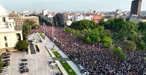 „Србија против насилство“ Десетици илјади граѓани на масовен протест во Белград