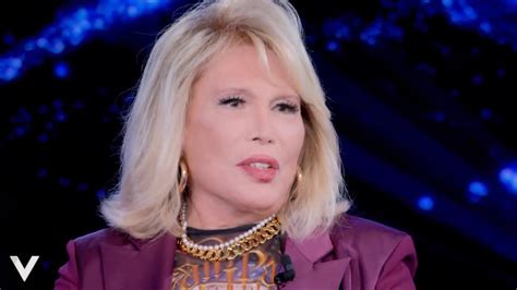 Amanda Lear E Lannuncio A Verissimo “non Ci Rivedremo Per Molto Tempo