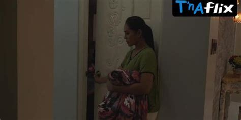 Joni Mcnab Breasts Scene In Cuatro Nika Madrid