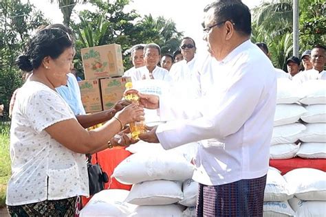 တနင်္သာရီတိုင်းဒေသကြီးဝန်ကြီးချုပ် ဦးမြတ်ကို ပြည်သူ့စစ်များနှင့်မိသားစုဝင်များအား ရင်းရင်းနှီးန