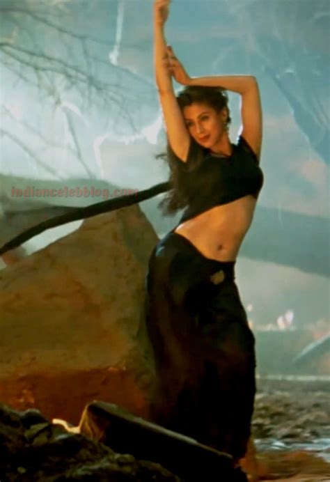 Urmila Matondkar Rangeela Song 18 Saree Navel Show Hd Photo