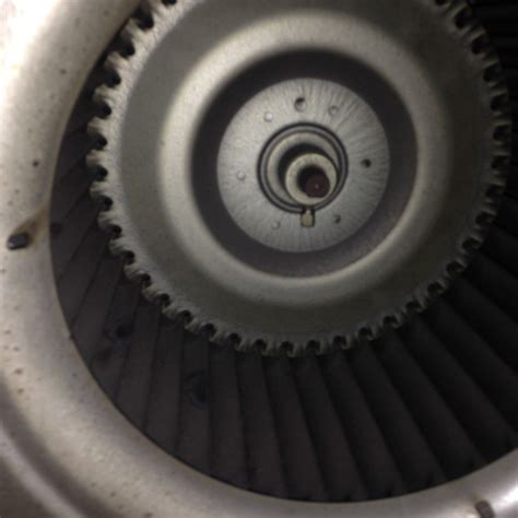 Foto Extractor De Ingeniería Eléctrica Y Obras Menores En Construcción