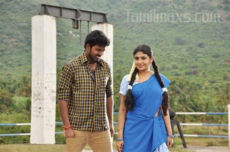Muthukku Muthaga Movie Review