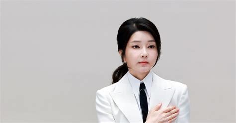 검찰 김건희 여사 尹에 유리한 여론조사 요청 의심 정황