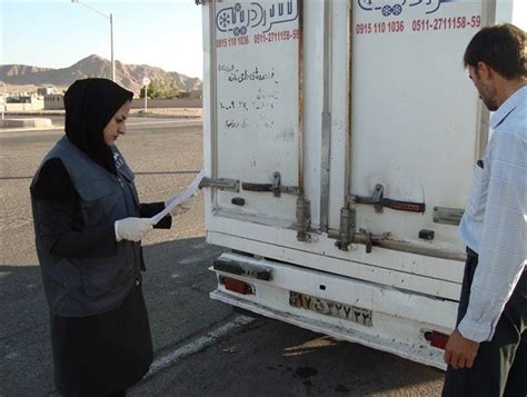 صدور پروانه بهداشتی برای ۴۰۰ دستگاه خوردوی حمل فرآورده‌های دامی در شهرستان بهار ایسنا