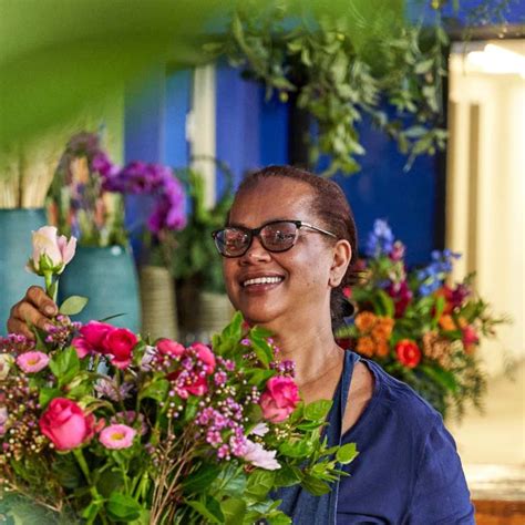 Florist Choice Arrangement Fabulous Flowers And Ts